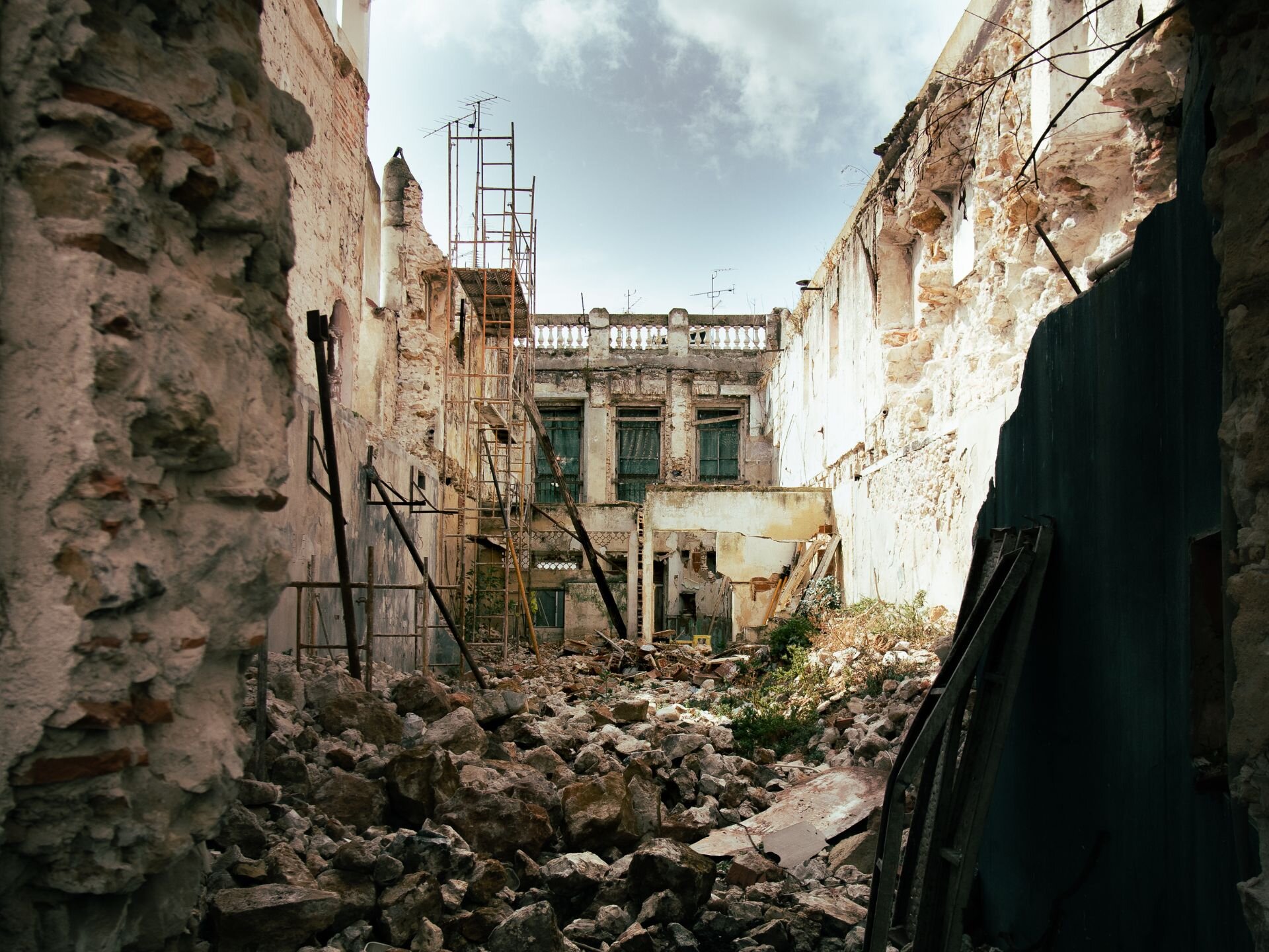 Renovating a Ruin in Portugal: Is It Worth the Cost in 2025?